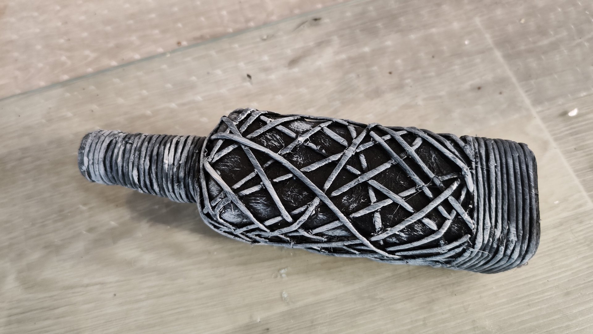 МК. Бутылка "Паутинка" из бумажной лозы. #245