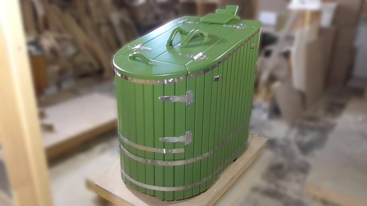 Кедровая полулежачая фитобочка премиум-класса Ладья свежего зеленого цвета