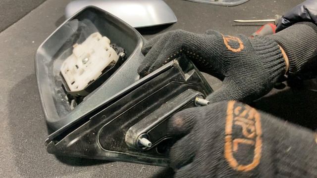 Как разобрать зеркало Mitsubishi Lancer X