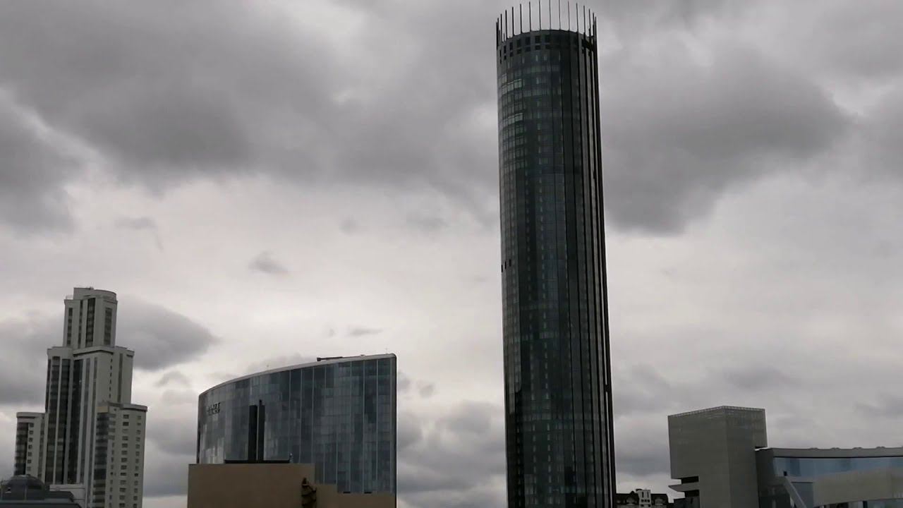 Рядом с метро Динамо.