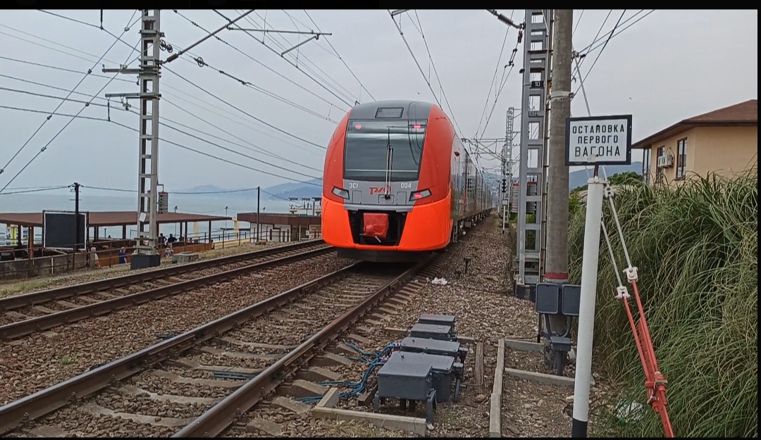 Электропоезд РЖД ЭС1 Ласточка Сочи - Имеретинский курорт | Железная дорога | Поезд | Адлер