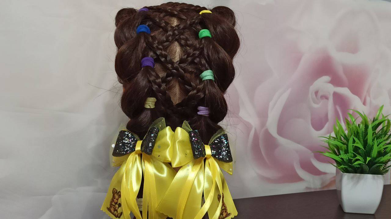 МК Как сделать красивую причёску из хвостиков и мелких косичек.