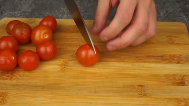 Салат с красной рыбой.mp4