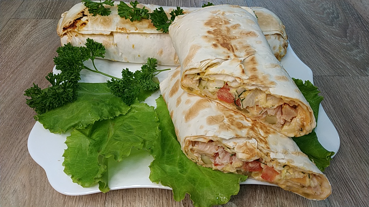 Готовлю всё лето.И в дорогу, и на пикник, и просто перекусить.ШАУРМА Из лаваша! pitta,pita Шаурма