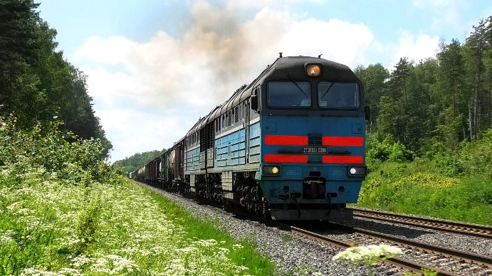 "Не тронутый PID-ом". 2ТЭ116У-0099 с грузовым поездом