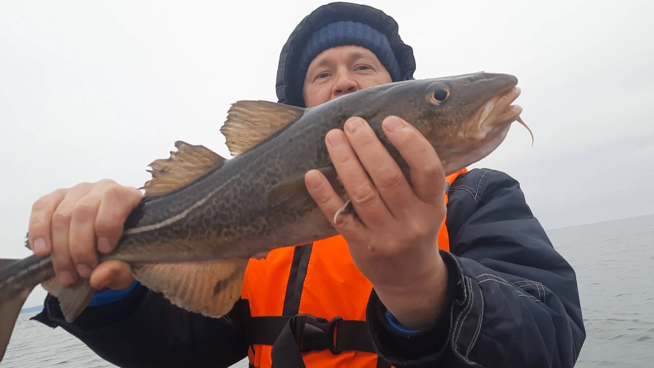 Весенняя морская рыбалка. МНОГО ТРЕСКИ)