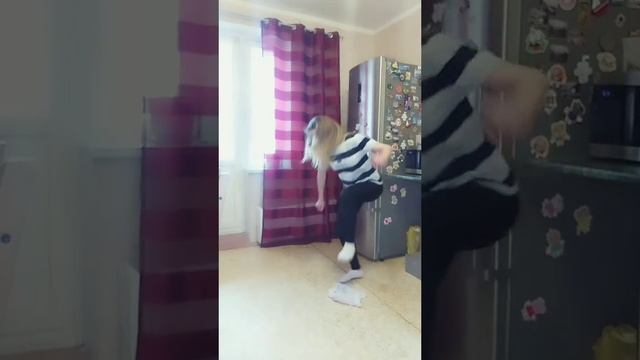 Поспешила ?? 2 серия.