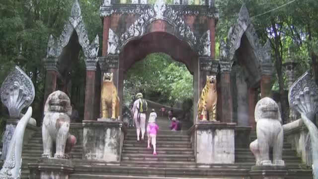 Камбоджа водопад "Пном Кулен", река 1000 лингамов .mp4