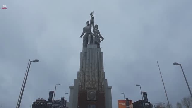 По Москве. Рабочий и колхозница. 03.03.23.