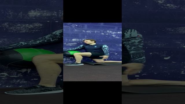 Ротация грудного отдела стоя у стены