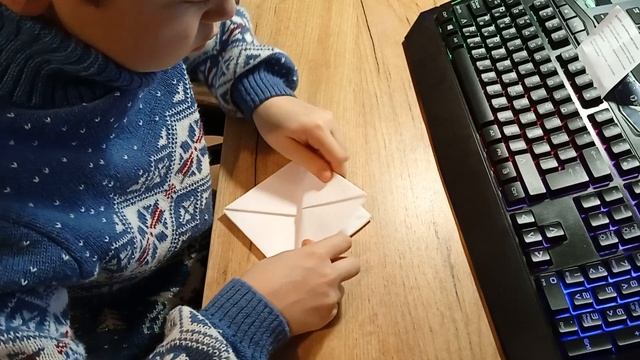 делаем кораблик из бумаги