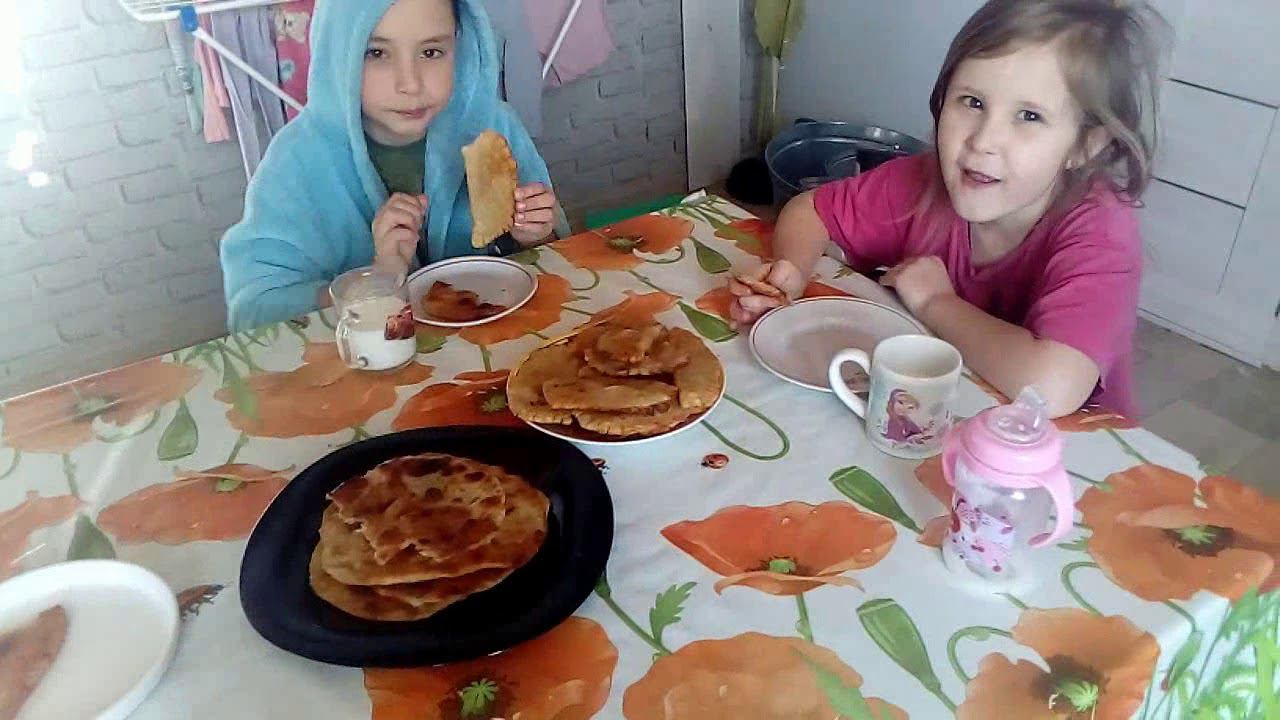 Блинчики с припёком и Чебуреки