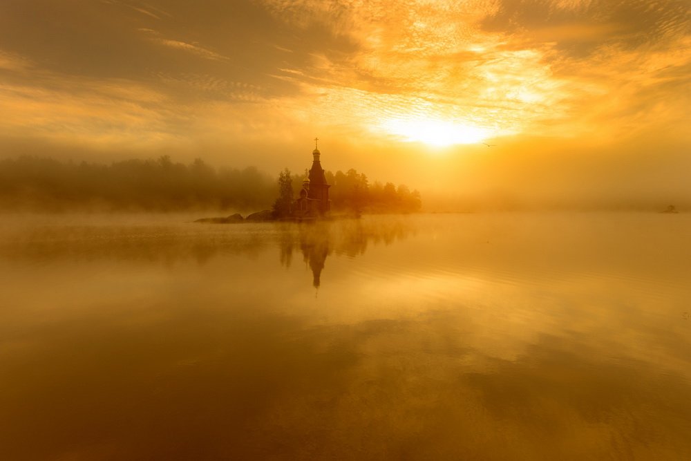Фёдор Сологуб: "ИМЕНИ ТВОЕМУ". Стихотворение читает — Елена Артёменко. Запись: октябрь, 2022 года.