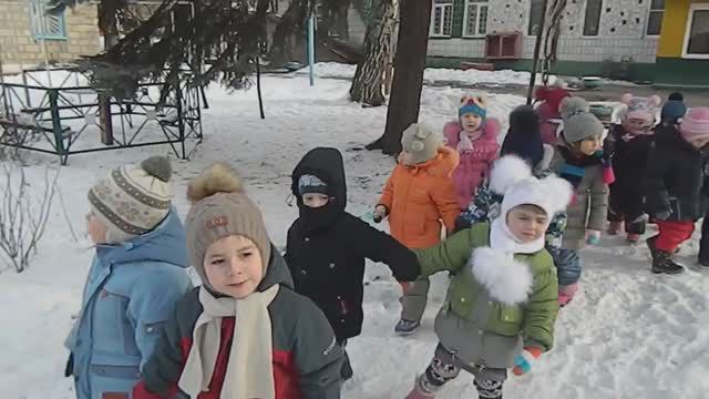 НАШ ДЕТСКИЙ САД.  На прогулке в январе