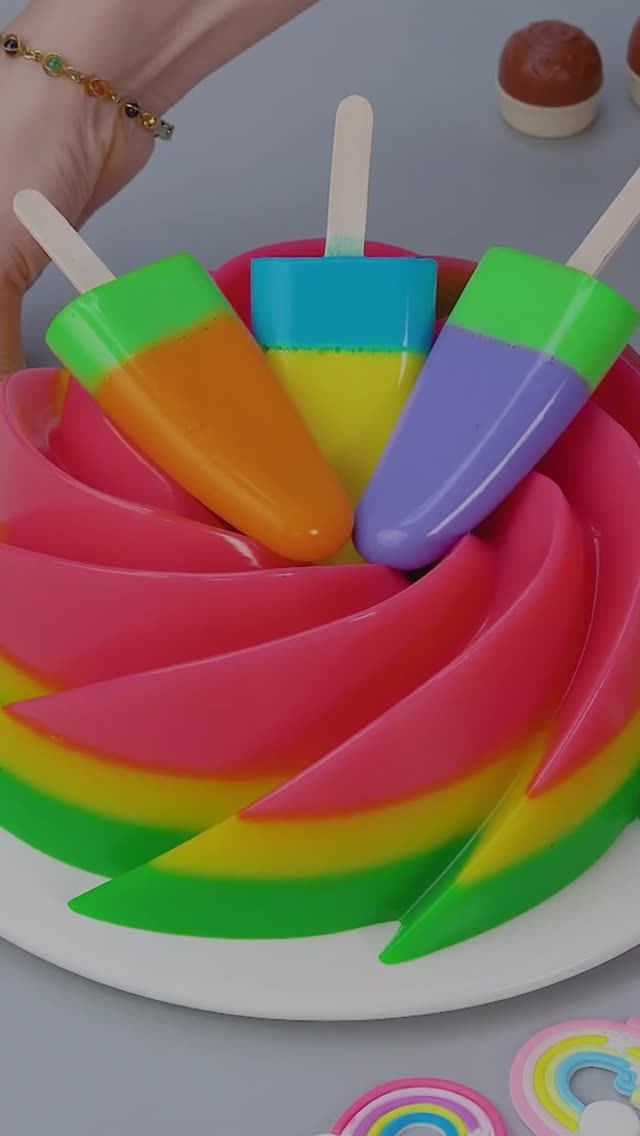 Красивый желейный торт без выпечки