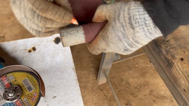 Нашли способ, как ровно отрезать трубу