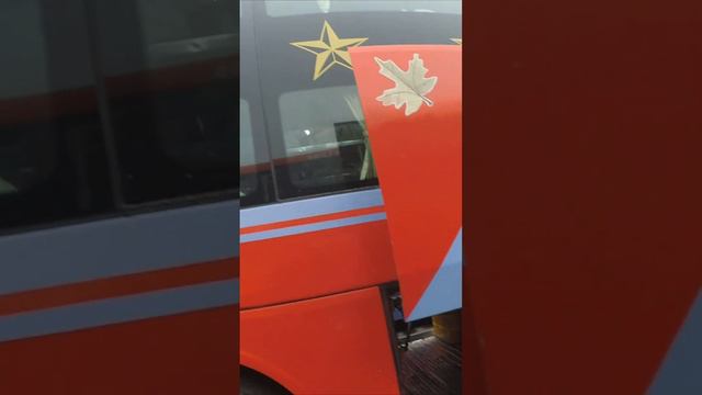 Устал ехать на мотоцикле? Затолкай его в автобус