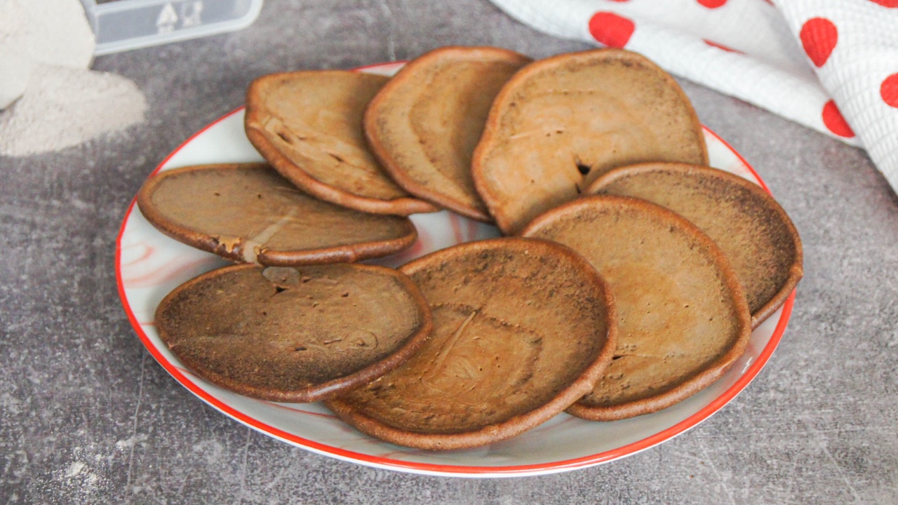 ? Протеиновые панкейки - рецепт из цельнозерновой муки, банана и растительного молока