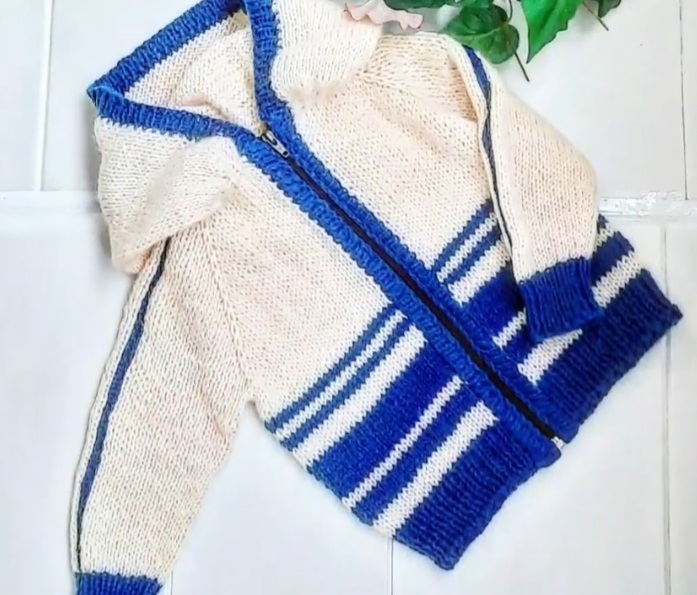 Детский, спортивный комплект на малыша 1,5 - 2 лет спицами.