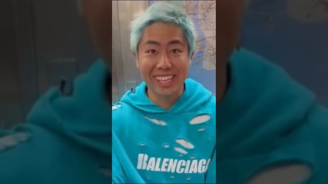 Drawing celebrities on the NYC subway and getting their reactions!