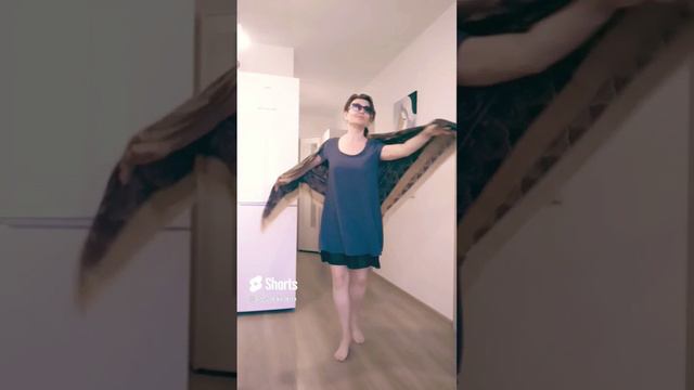 Ты скажи чё те надо? Танец.