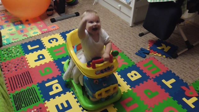 Алиса на новой бибике