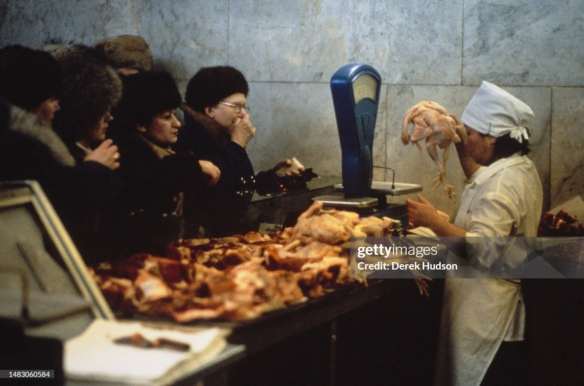 УДАРИМ ПЕРЕСТРОЙКОЙ ПО КОММУНИЗМУ!... (Фото гр. Питер - Взгляд назад), муз. - Оркестр Госкино СССР)