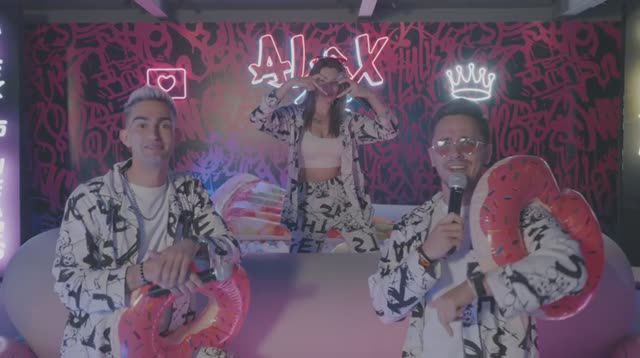 Организация праздника в стиле NEON PARTY Неоновая вечеринка