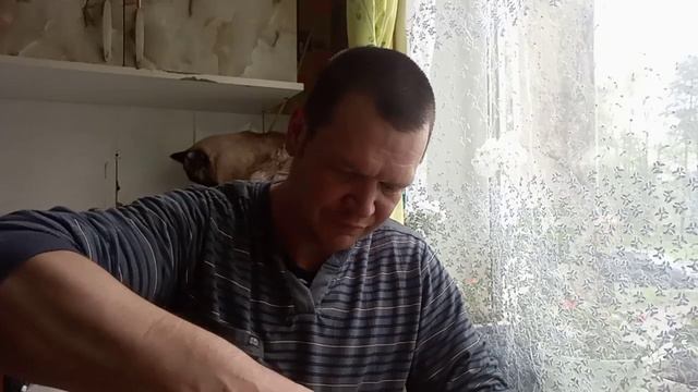 Как продеть резинку в рогатку.