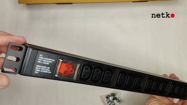 56121 Блок розеток 19", 10А, 12 розеток IEC C13, без шнура, 1U, выключатель, металлический корпус