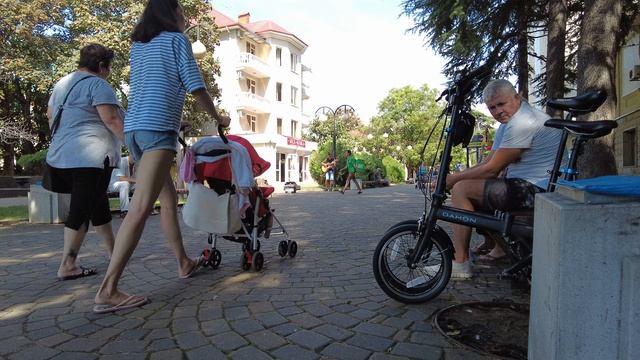 уличный музыкант   адлер