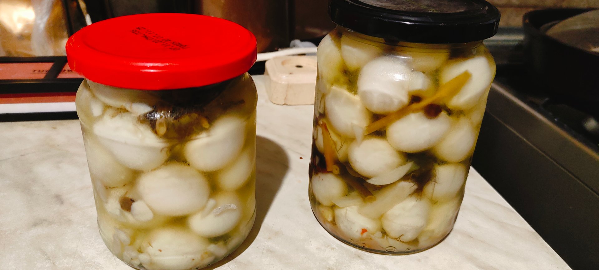 Маринованные перепелиные яйца