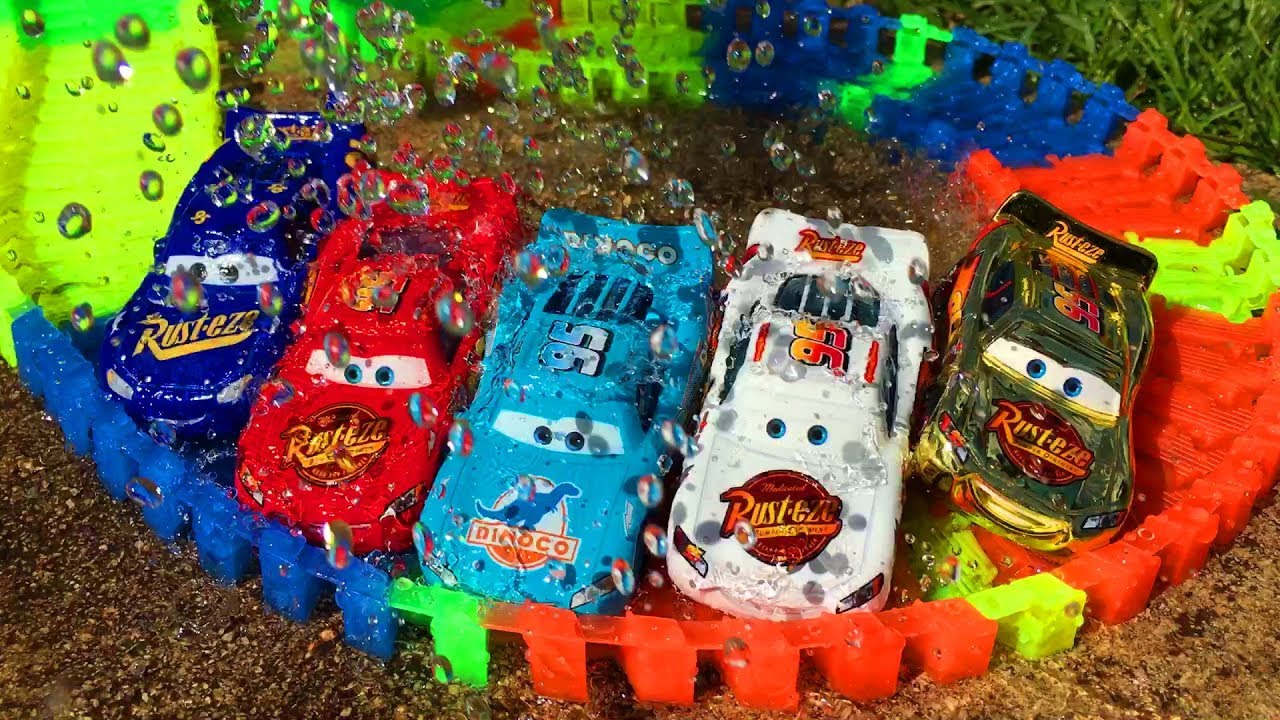 Тачки Молния Маквин Лопает Шарики Мультики про Машинки Видео для Детей