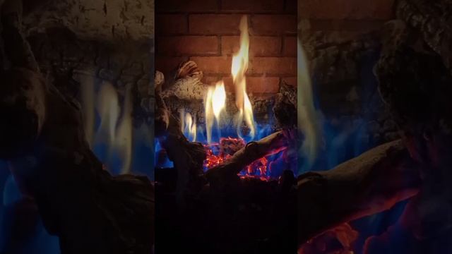 Дома уютно трещат дрова в камине, а на улице метёт метель, АСМР.