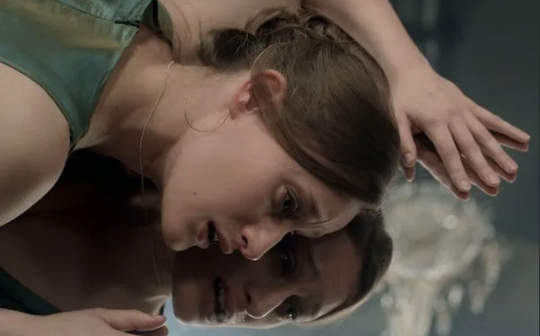 Переломный. Вот ты какая первая боль. Автор текста Дарья Манухина. Стихи о жизни.