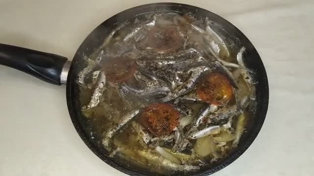 Это блюдо спасло от голода многих во время войны.Тушеная Хамса по Керченски #голод #хамсаазовская