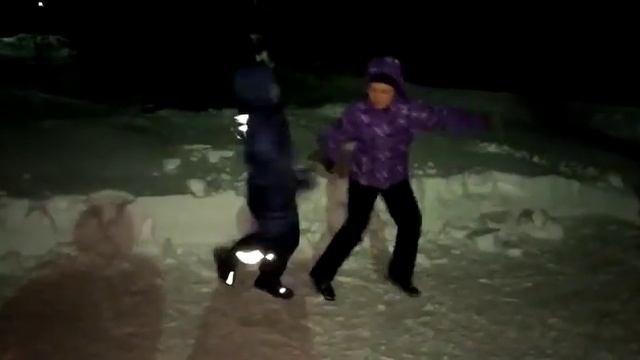 ТАНЦЫ НА СНЕГУ.mp4