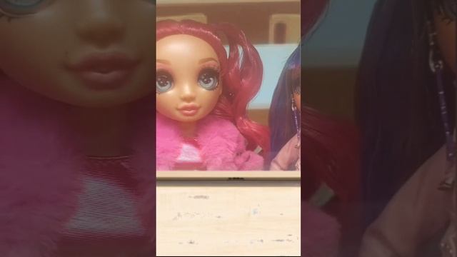 Смешное видео/Куклы Рейнбоу Хай