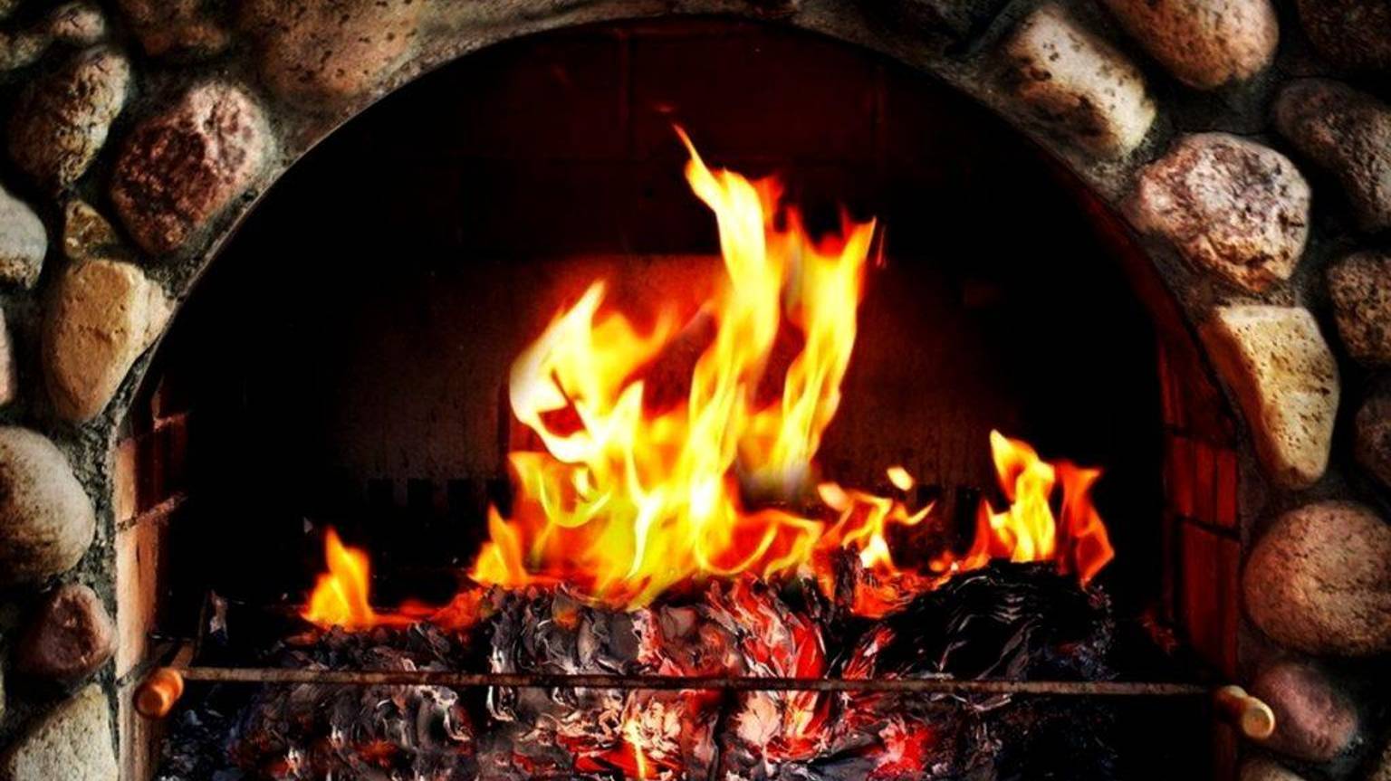 "ПОД ЛАСКОЙ ПЛЮШЕВОГО ПЛЕДА" Стихи — М. Цветаевой. Музыка — А. Петрова. Исполняет — Елена Артёменко