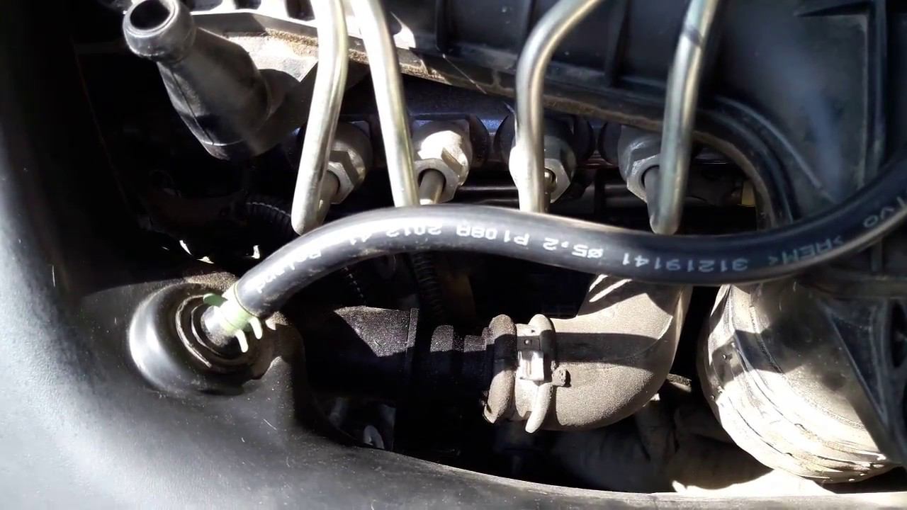 Течь масла между воздуховодом и клапаном 31274139