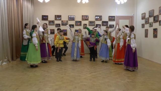 РНП «Возле речки, возле моста»,Ансамбль нар. песни "Маков цвет", Ансамбль РНИ "Звонкие узоры"