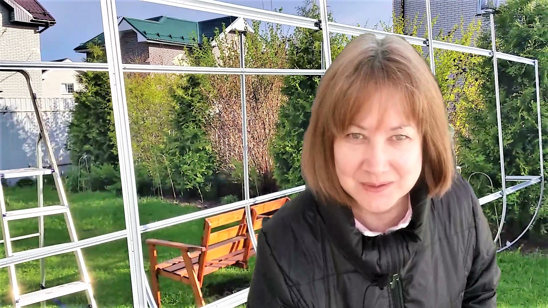 Собрала теплицу одна.