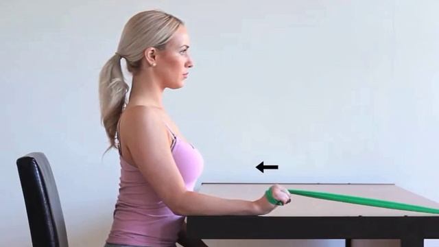 33. Разгибание запястья с резиновой лентой.