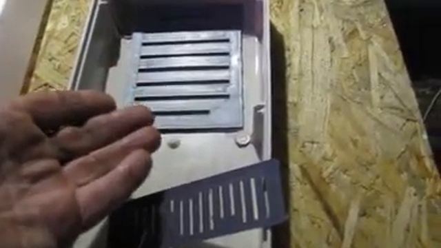 Объективный обзор кормушек, поилок для пчёл, которые мы используем