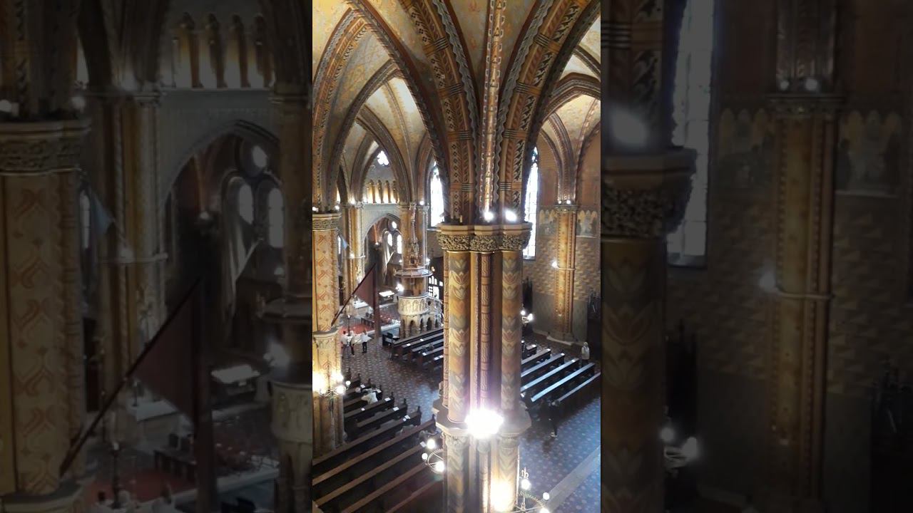 Внутри церкви Святого Мартьяша