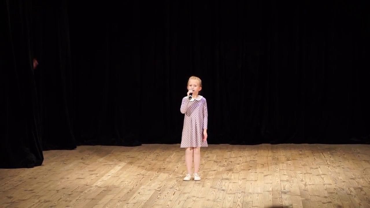 Аня Белова "Калина". Выступление на концерте в ДК Ясная Поляна  3 октября 2017.