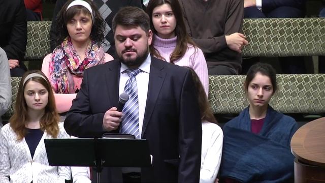 Я к пронзённым ногам приклониться хочу..