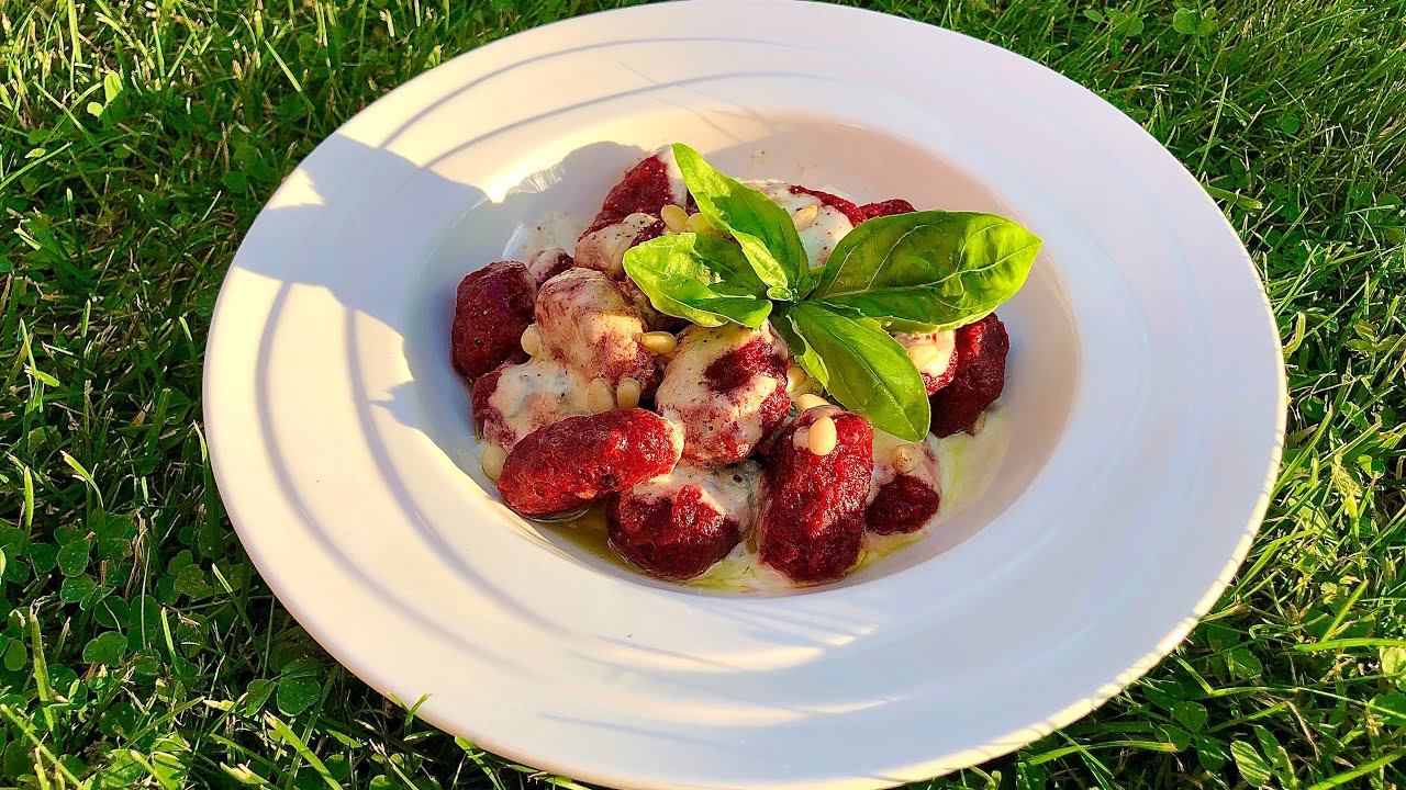 Ньокки из свеклы с соусом из горгонзолы! Очень интересный, не классический рецепт!