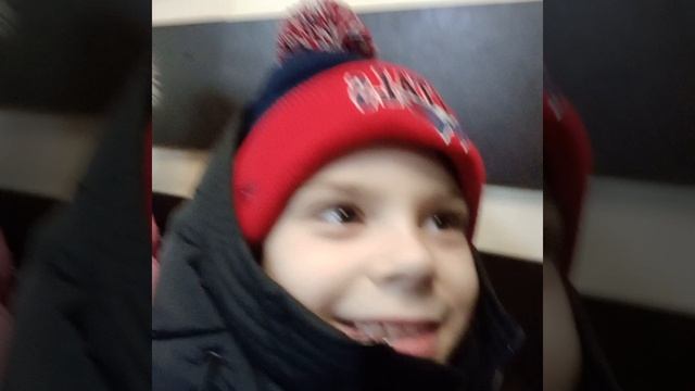 мой друг угадывает более пяти футболистов