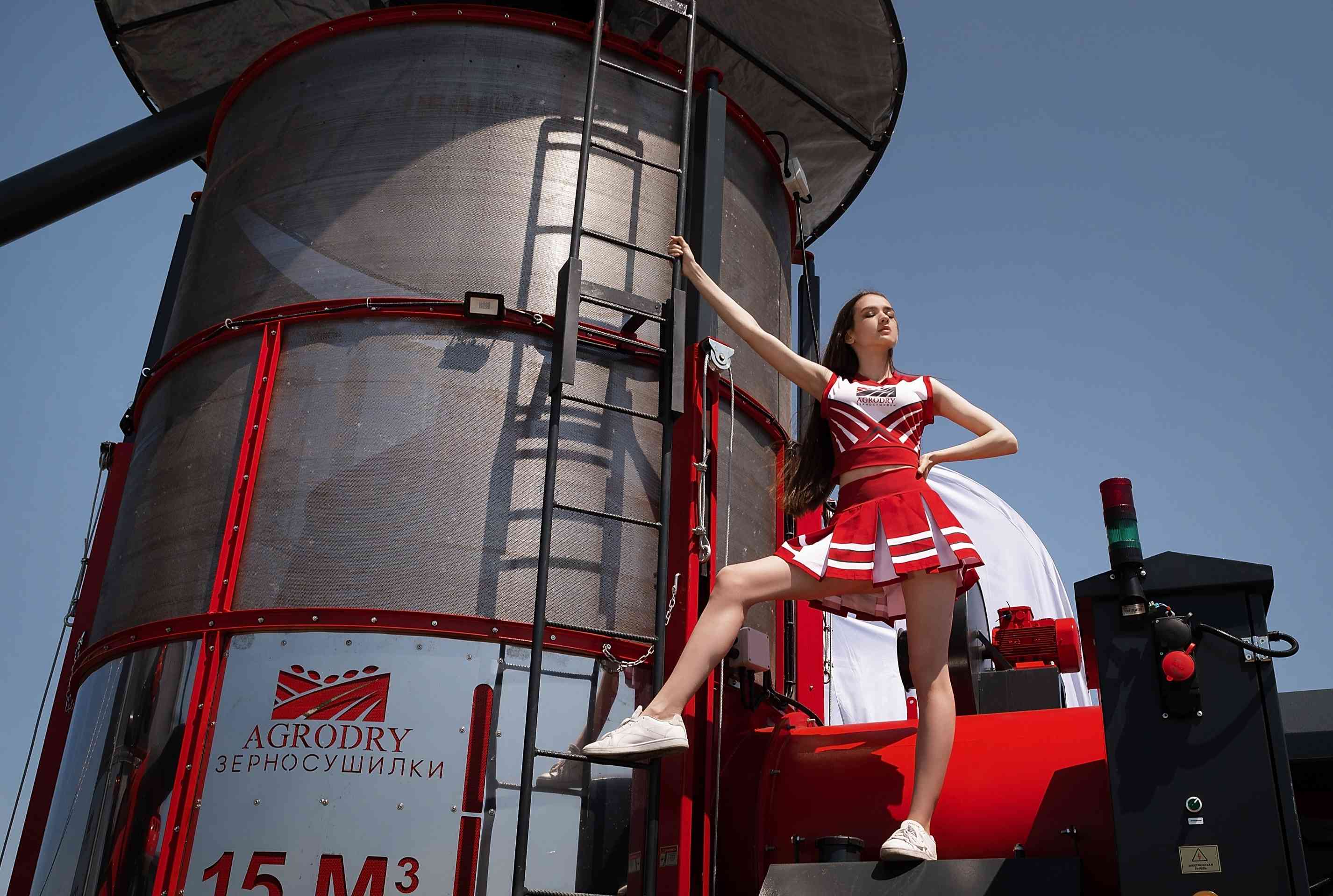 Мобильная Зерносушилка AgroDry TKM15 дизель - ввод в эксплуатацию